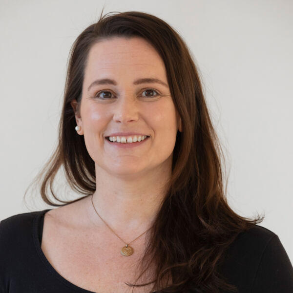 Jivamukti Yoga Teacher - RootsYoga