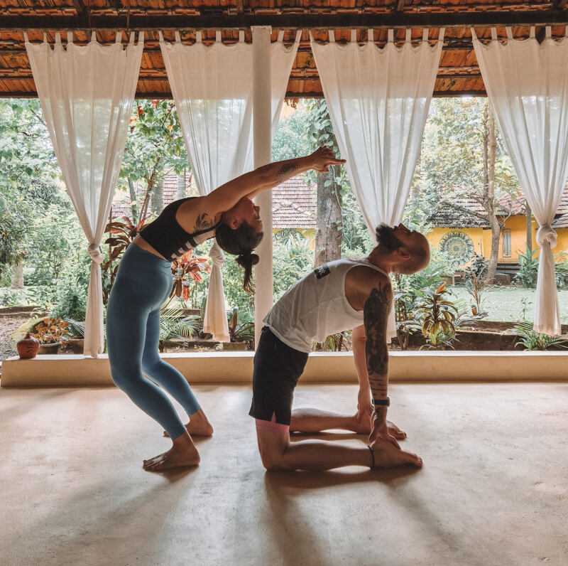 Altona: Roots Studios Opening Class mit Anso & Timm (VOR ORT) - RootsYoga